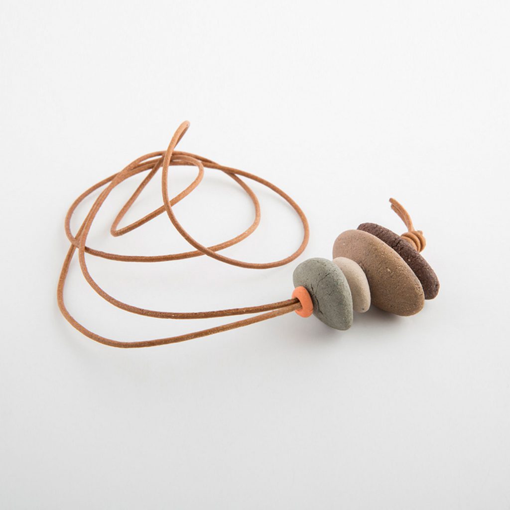 Collar Dominó — Mos nos une